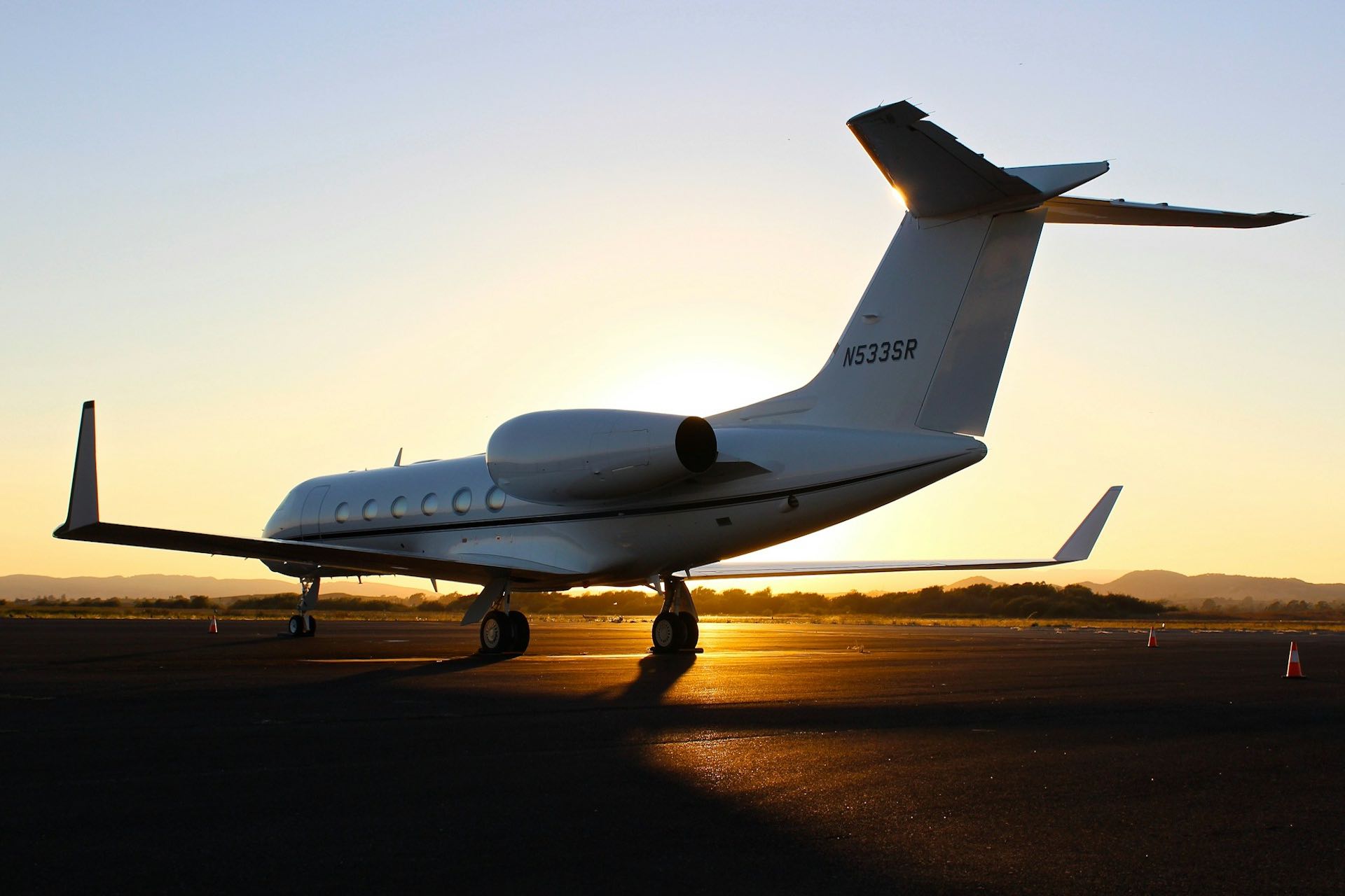 How to Secure a Private Jet Captain Position - The Estate Agency